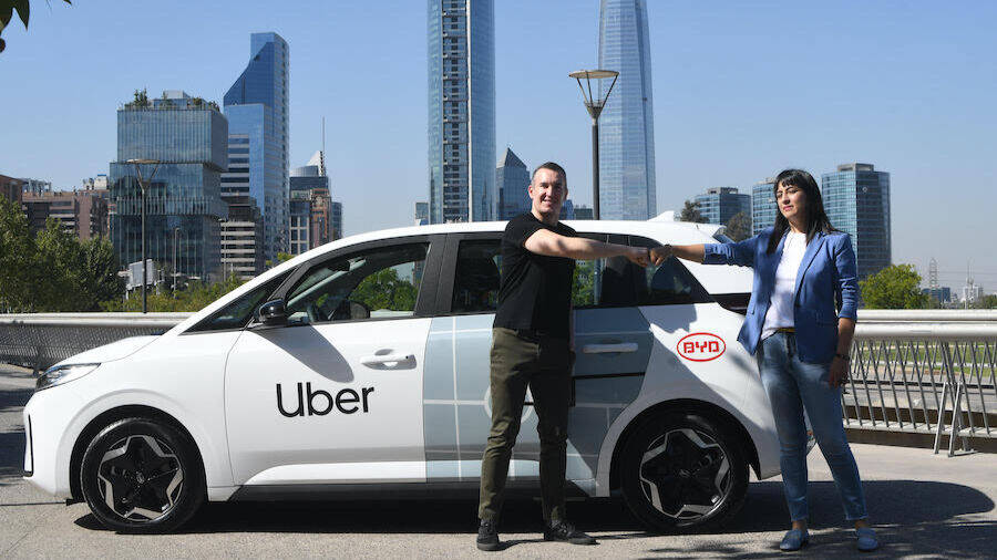 Alianza entre BYD y Uber traerá a Chile la flota más grande de ...